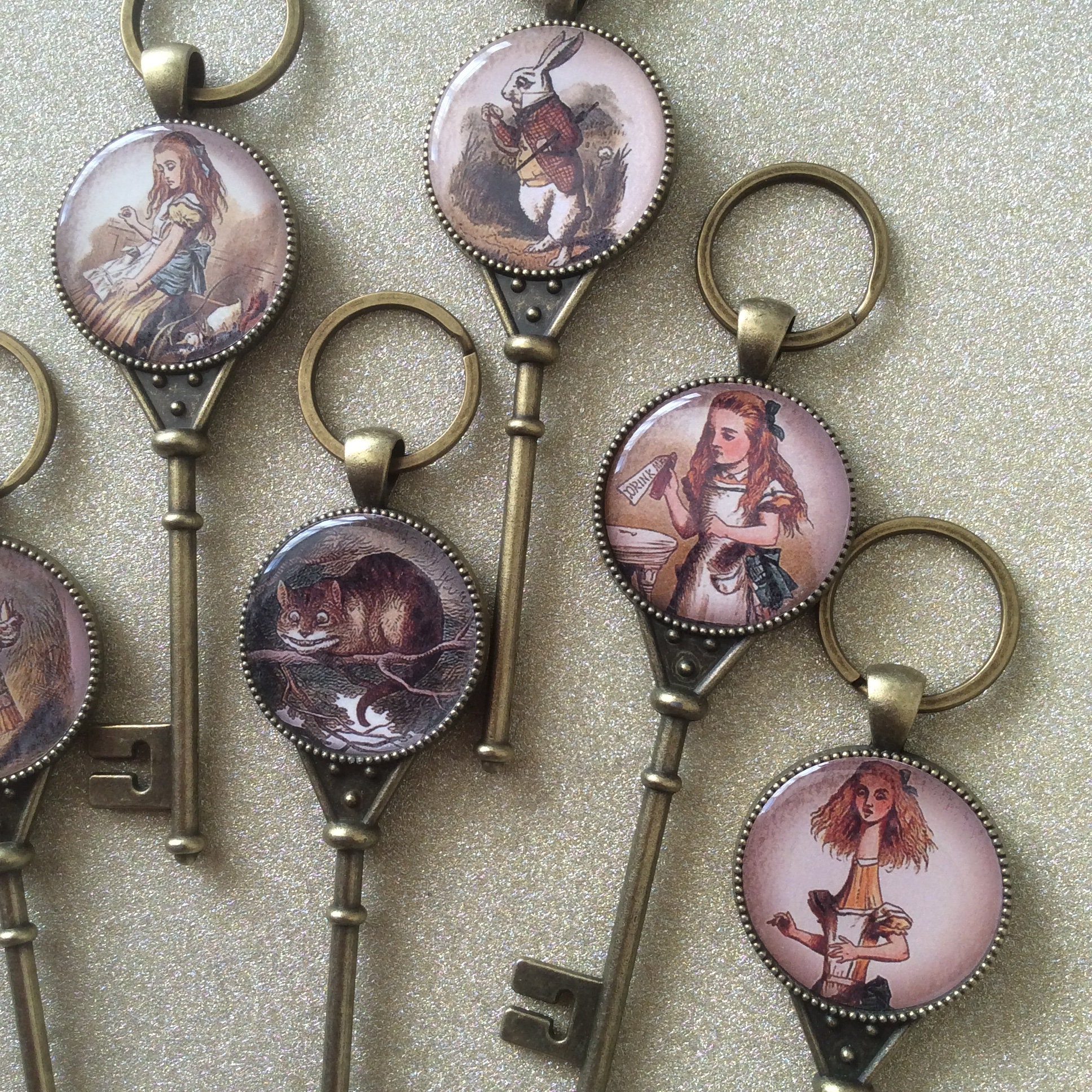 Alice in Wonderland Keyring,alice in Wonderland Keychain,alice in ...