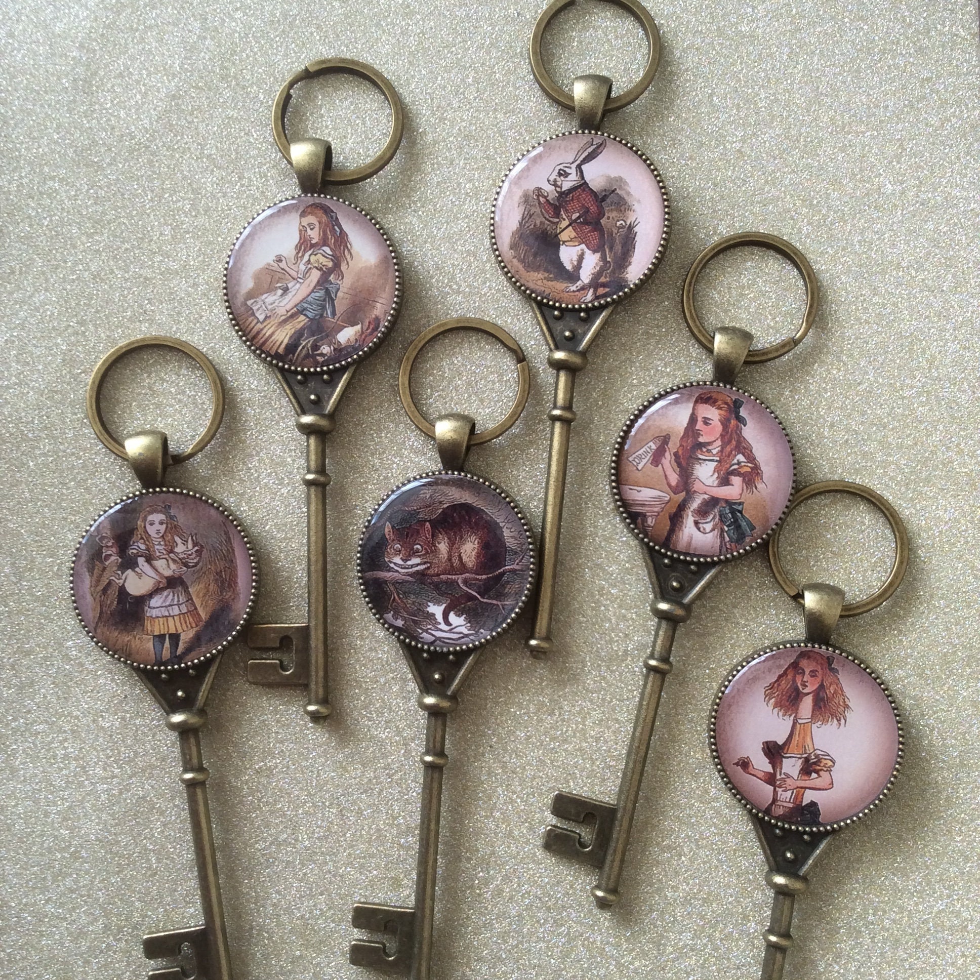 Alice in Wonderland Keyring,alice in Wonderland Keychain,alice in ...