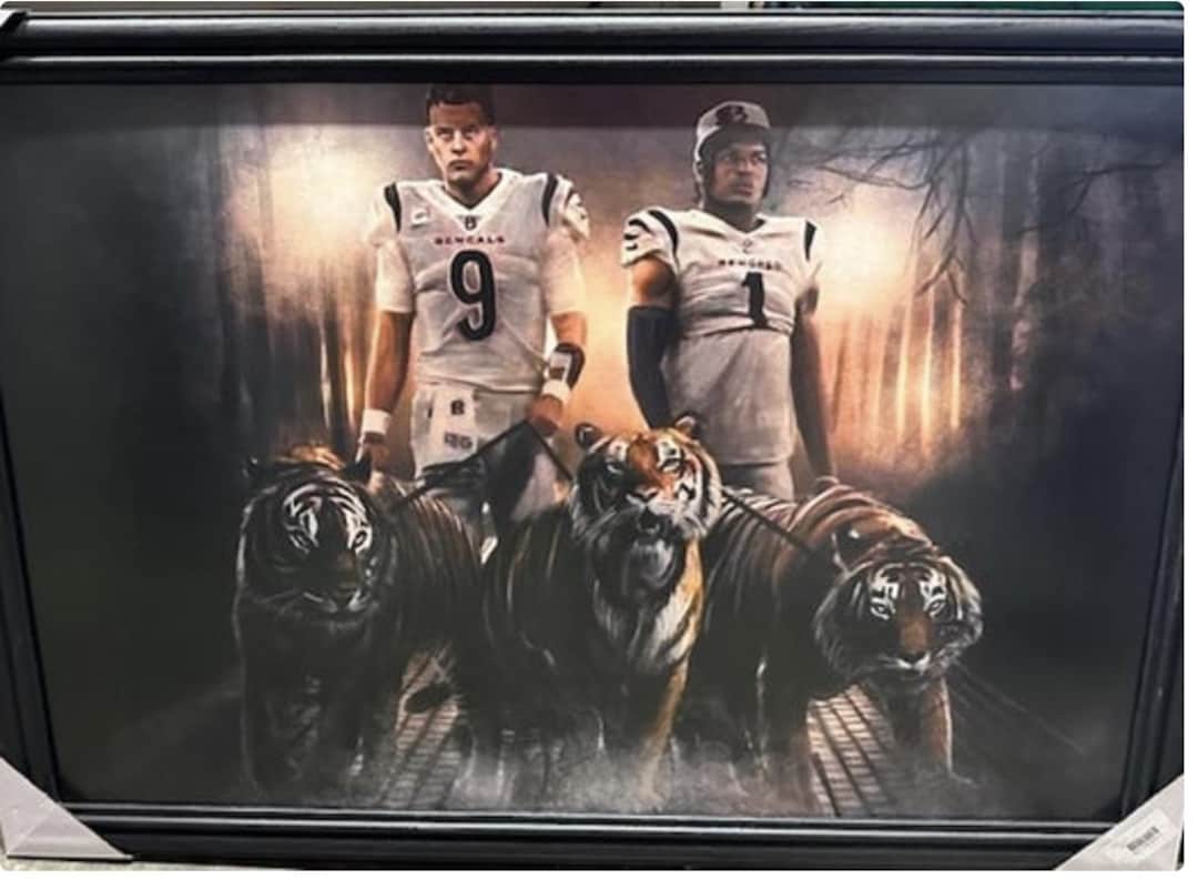 Cincinnati Legends Joe Burrow and Jamar Chase Walking Bengal Tigers ...