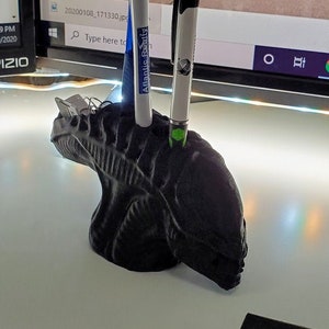 Alien Xenomorph Pen Holder - Etsy