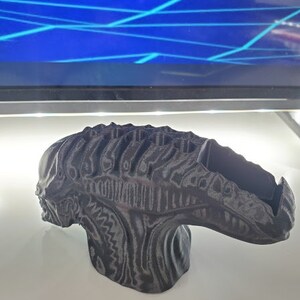Alien Xenomorph Pen Holder - Etsy
