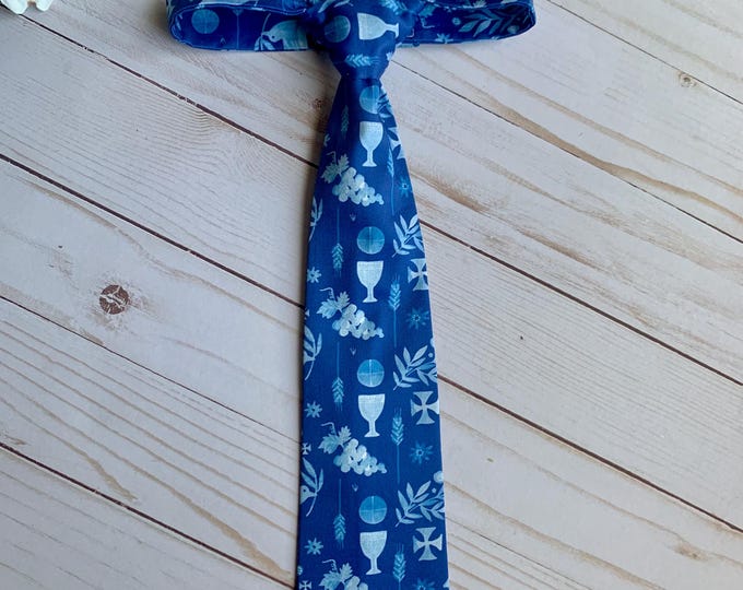 Eucharist - Holy Spirit - Communion - Catholic - Blue Background ...