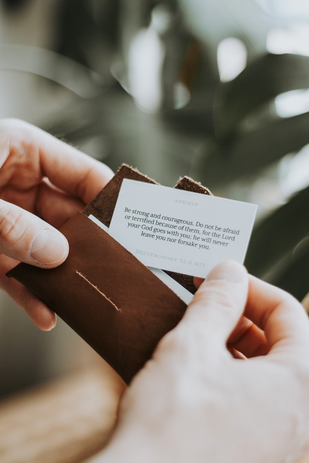 Scripture Memorization Pack | Leather Wallet & 21 Themed Bible Verse ...