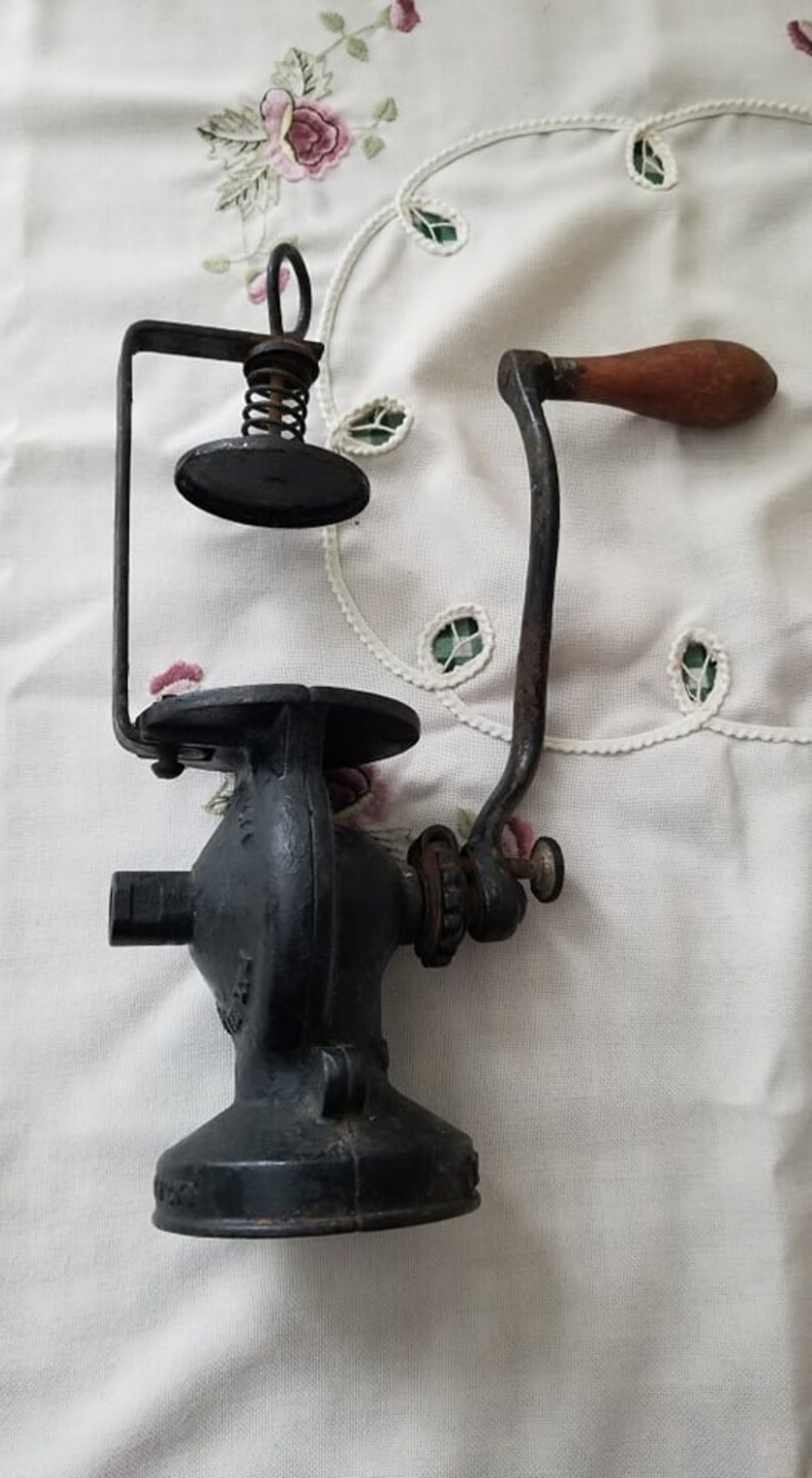 Landers Frary and Clark 1905 No 24 Universal Coffee Grinder Cast Iron ...