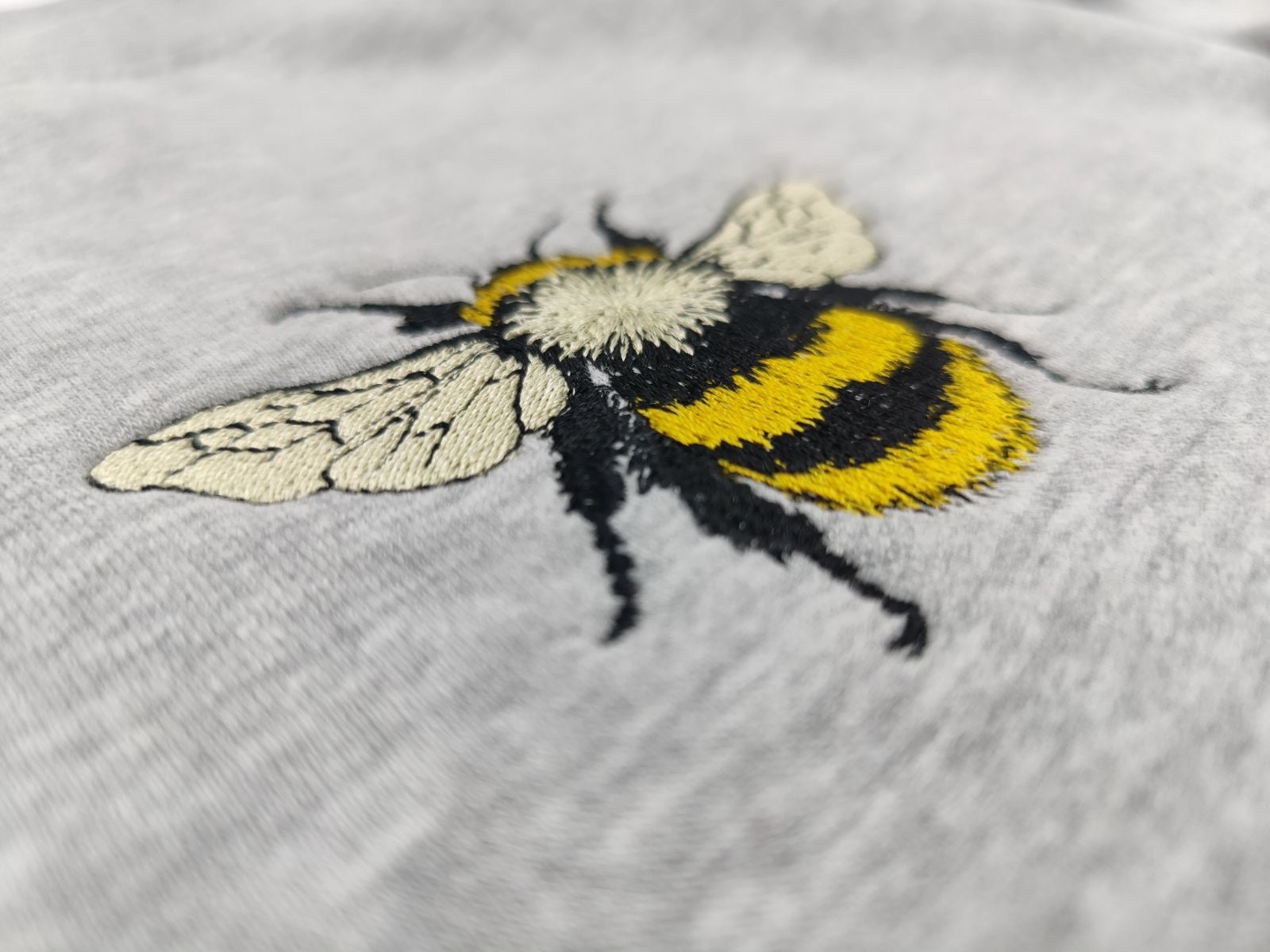 Embroidered Bee Sweatshirt ,nature Shirt , Casual Sweatshirt - Etsy UK