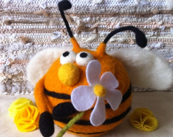 Felt bee | Etsy