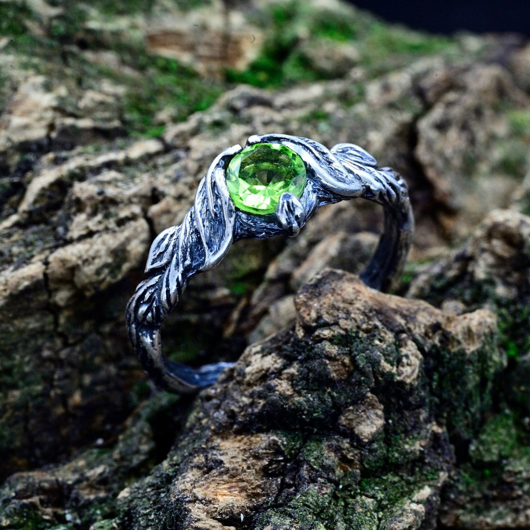 Unique Peridot Branch and Leaves Wedding Ring, Dainty Leafy Twig Ring ...