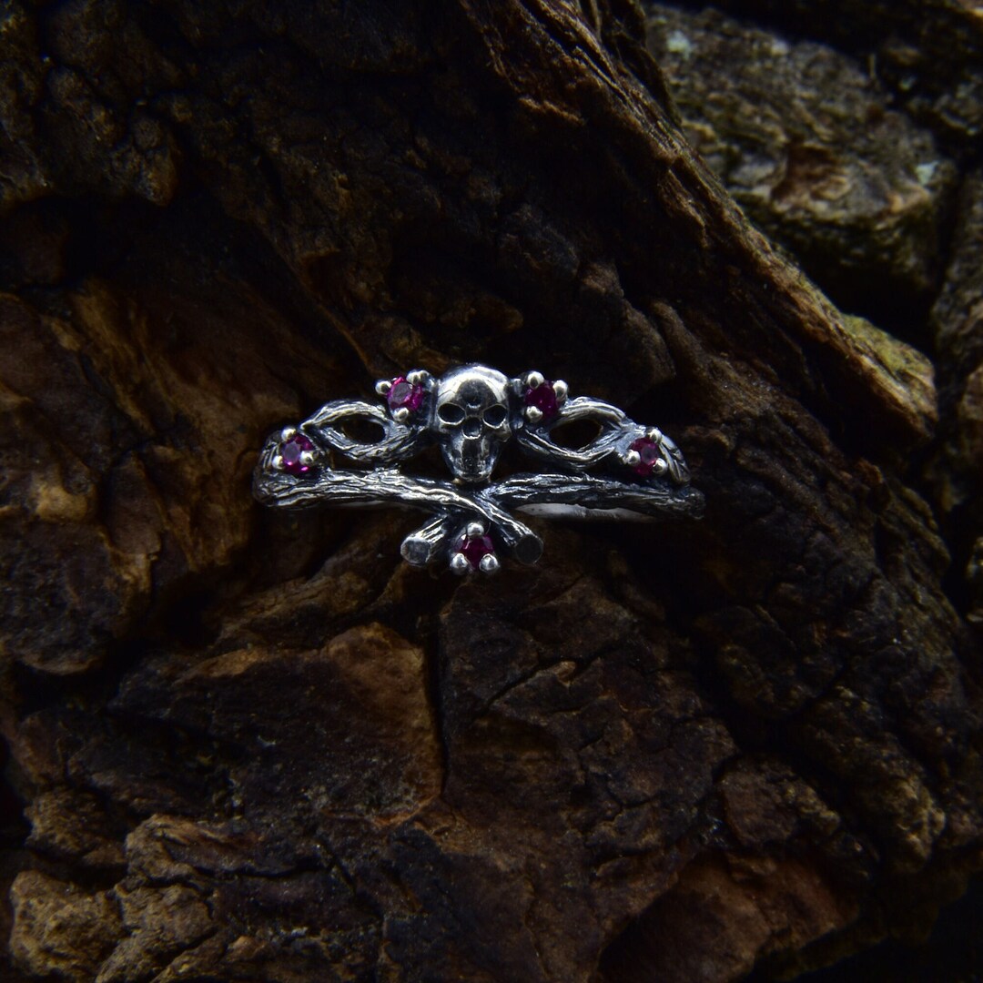 Goth Womens Wedding Ring With Fantasy Themed, Vintage Gothic Ruby Ring ...