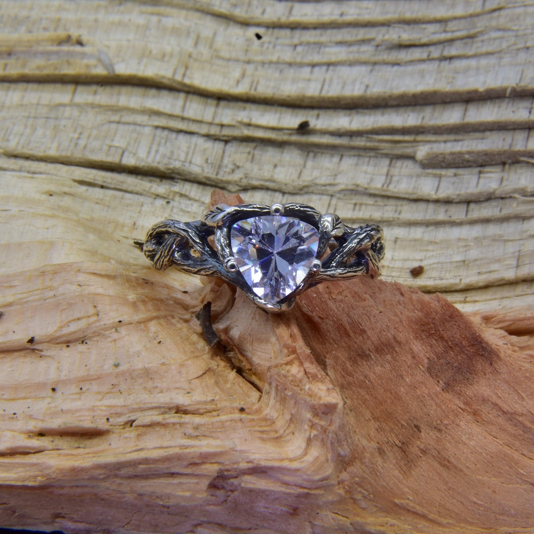 Elven Fairy Wedding Ring With Branch and Leaf, Forest White Floral Twig ...