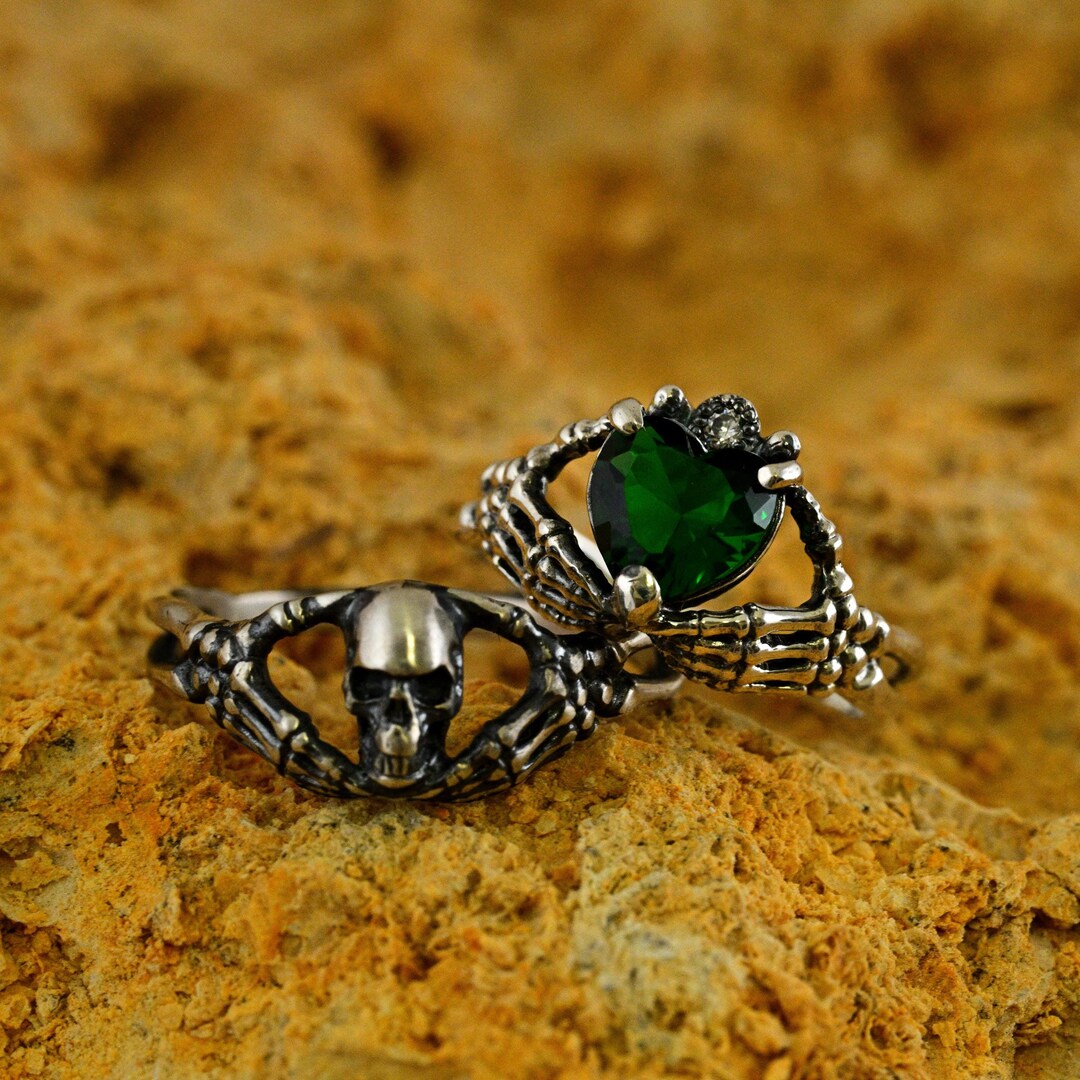 Gothic Matching Couple Rings Set, Emerald Heart Promise Ring Skull ...