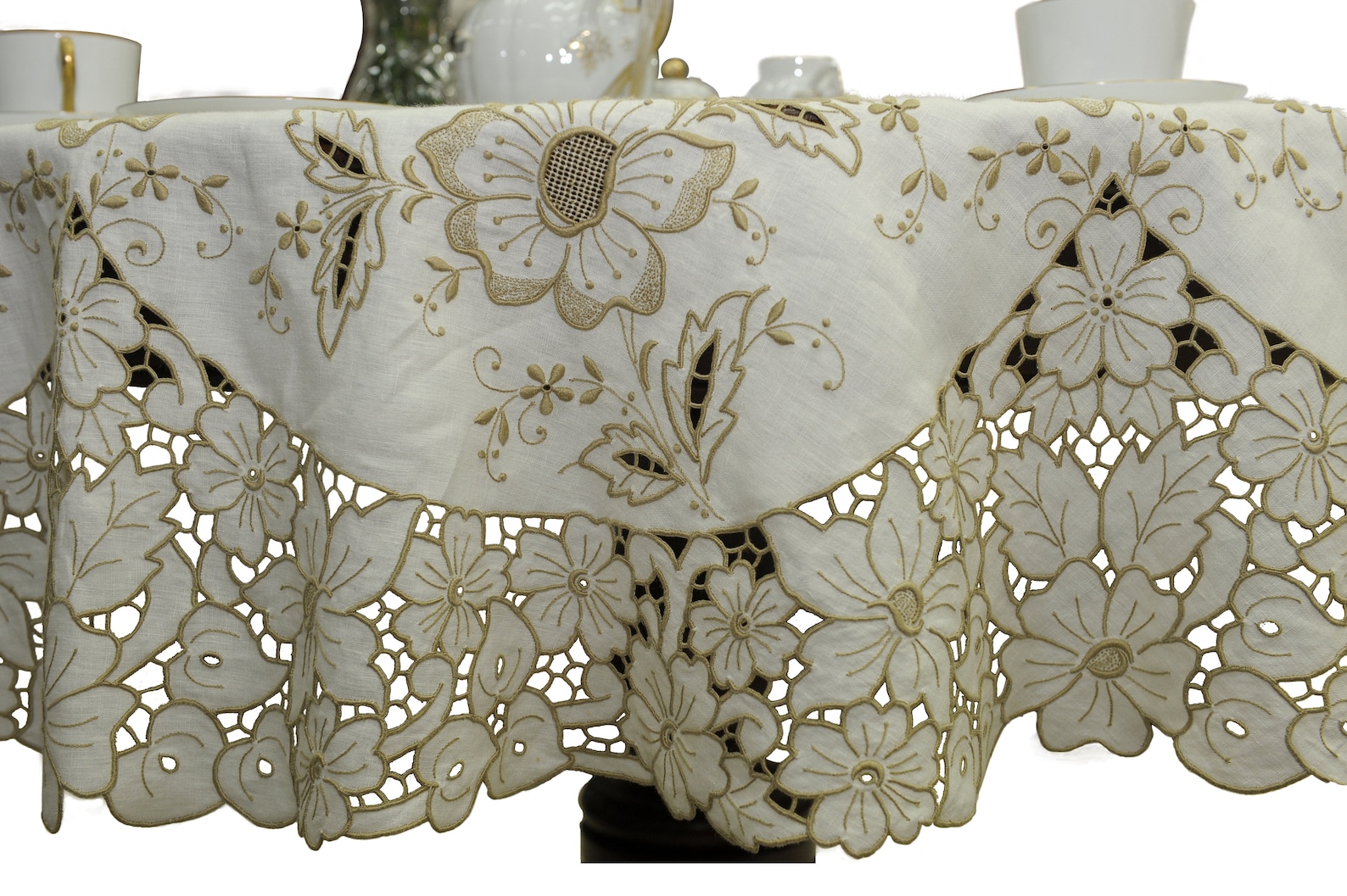 Madeira Embroidered Round Tablecloth With Napkins, Linen - Etsy