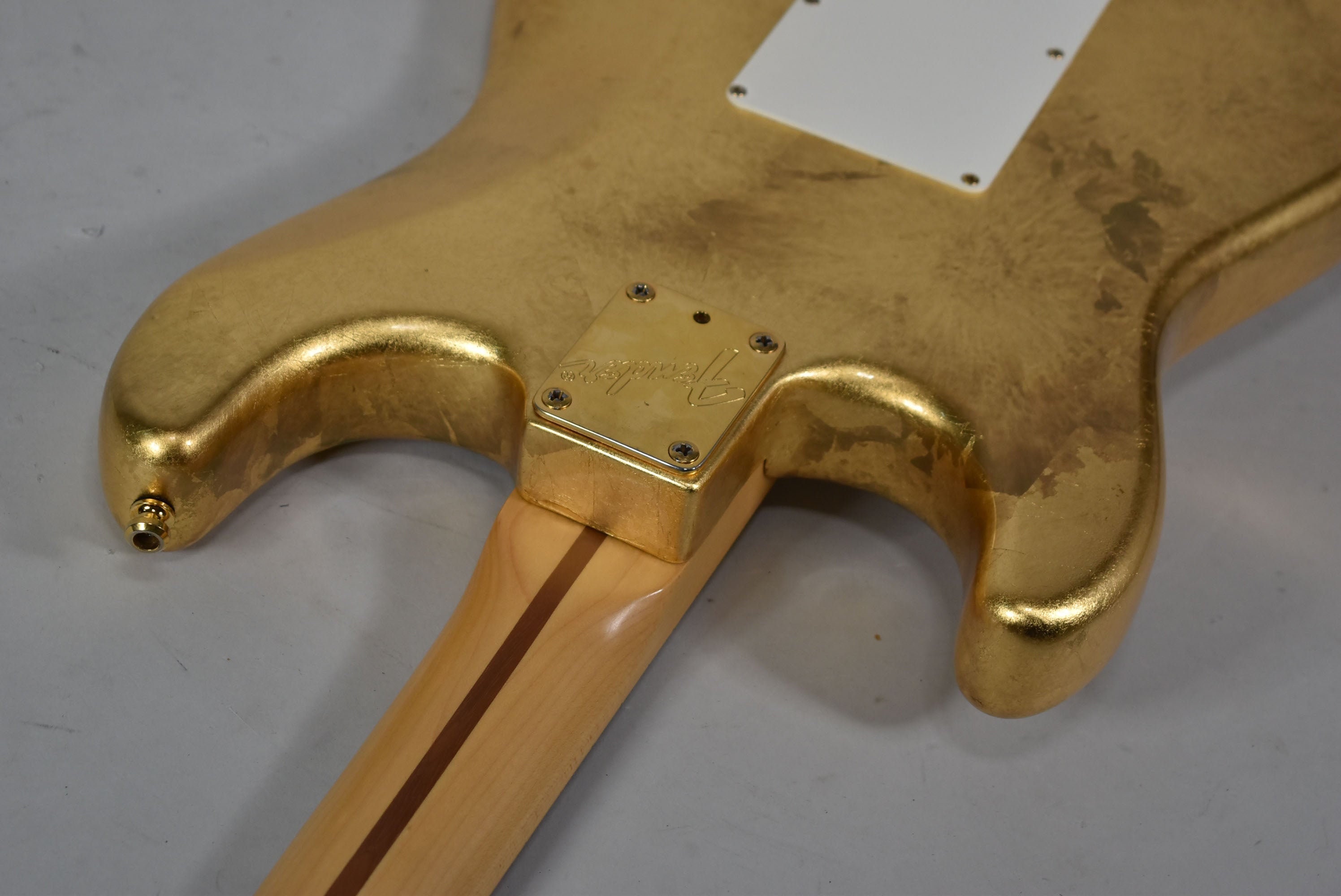 1989/1991 Fender Custom Shop Eric Clapton Stratocaster Gold Leaf ...