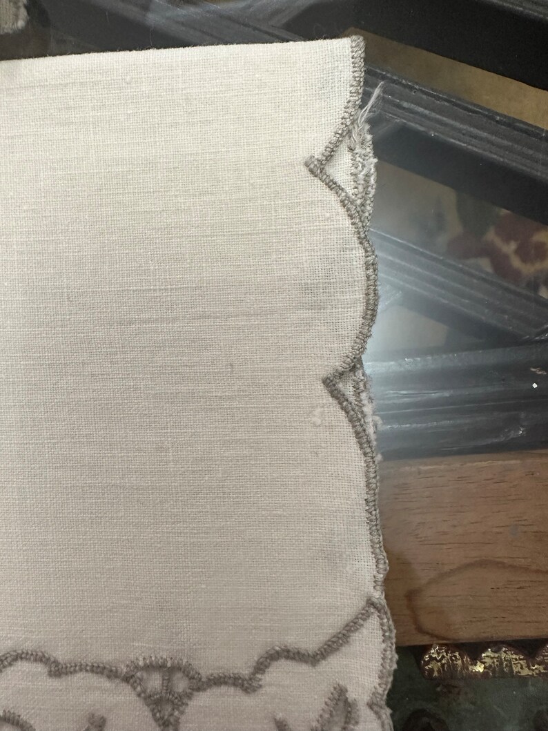 Vintage Scalloped Edge Linen Embroidered Napkins Set of 11x Altogether ...