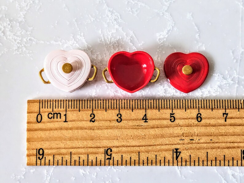 1:12 Scale Dollhouse Miniature Heart Casserole, Miniature Heart Shape ...