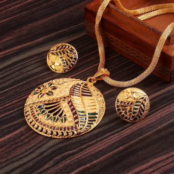 Gold light weight pendant set store