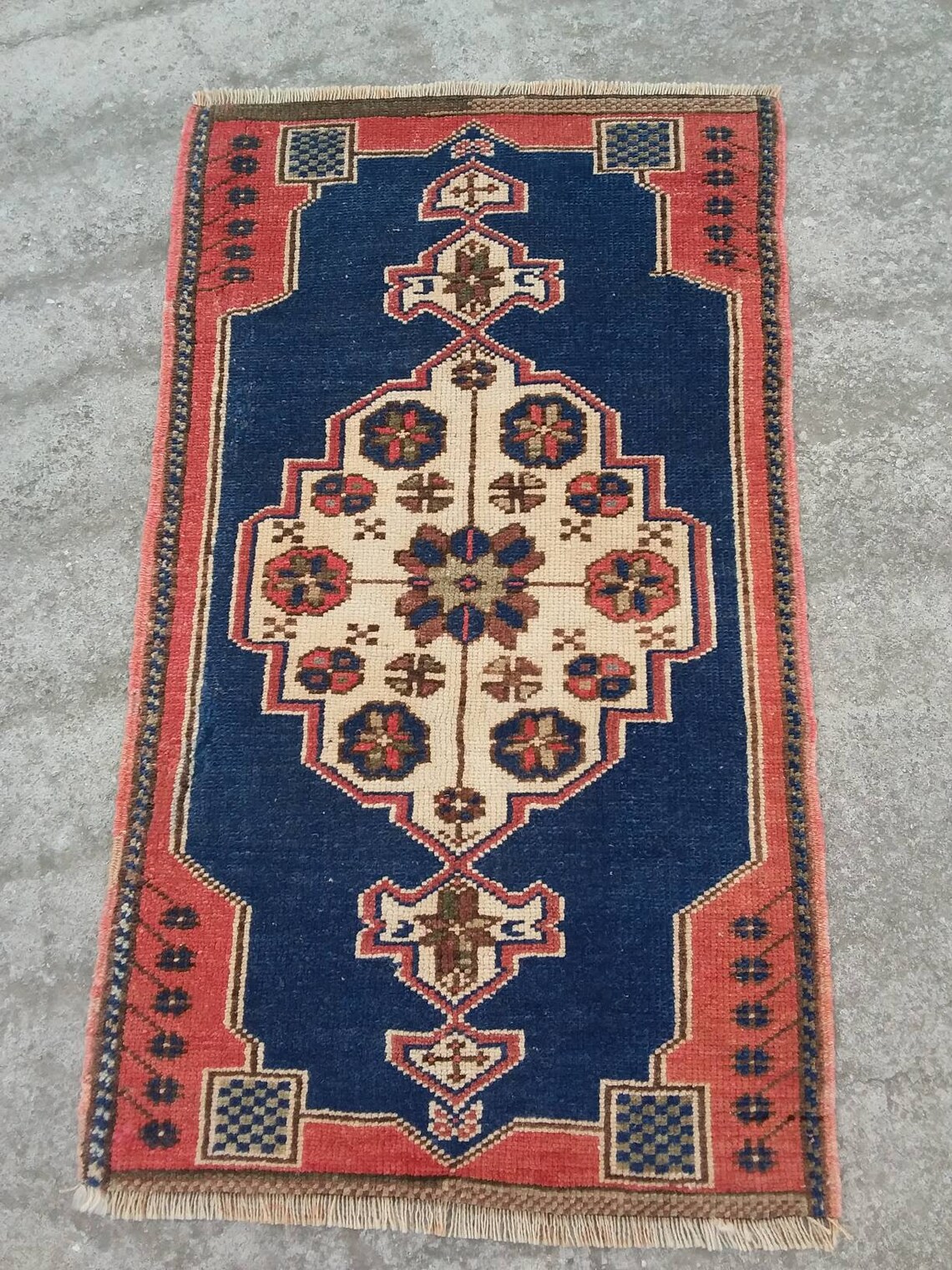 Small Vintage Bedside Rug Small Oushak Rug FREE SHIPPING | Etsy