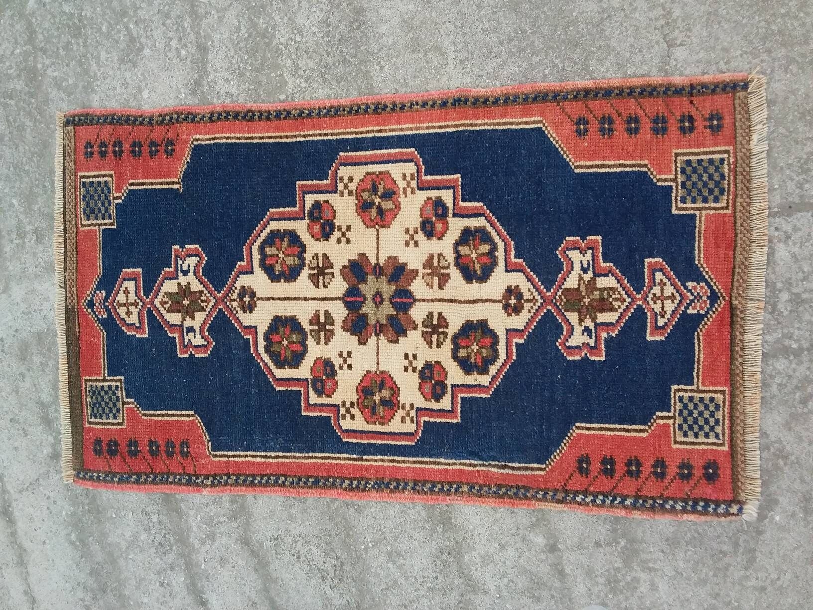 Small Vintage Bedside Rug Small Oushak Rug FREE SHIPPING | Etsy