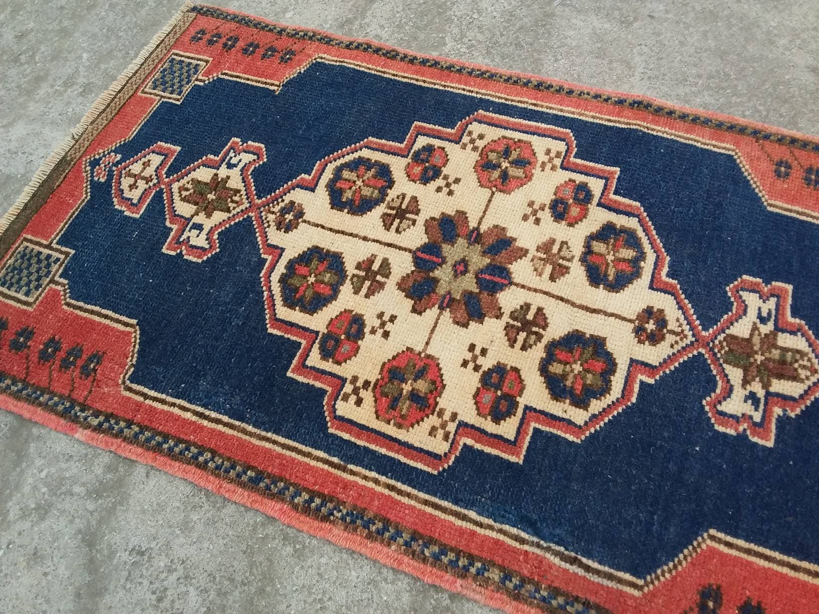 Small Vintage Bedside Rug Small Oushak Rug FREE SHIPPING | Etsy