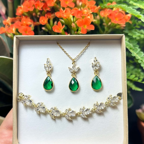 Emerald Wedding Set - Etsy