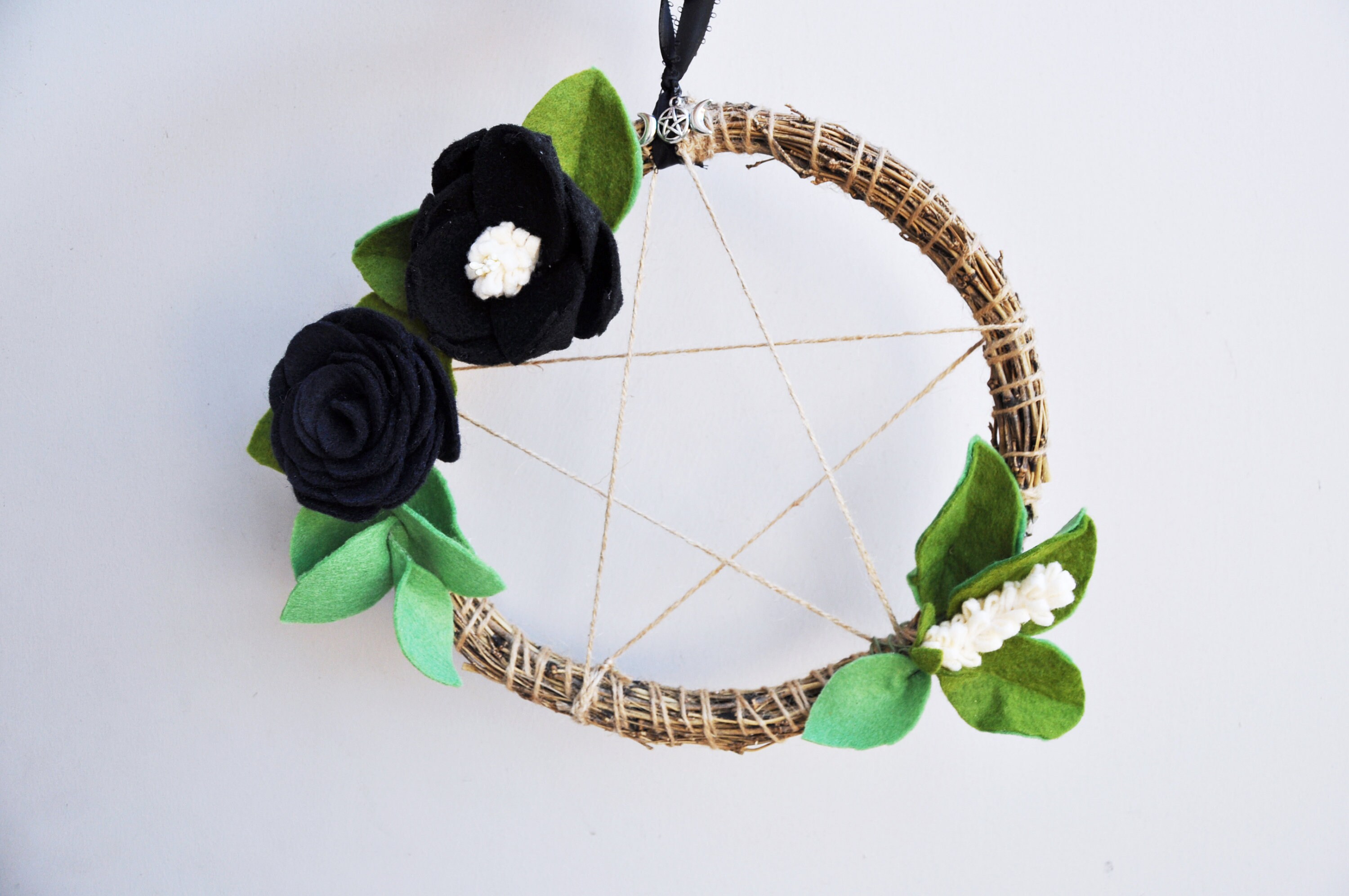 Black Floral Wicca Wreath I Wiccan Pentagram Wreath Pentacle - Etsy UK
