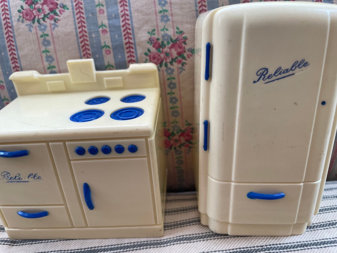 Vintage Reliable Hard Plastic Stove and Fridge Doll House Miniatures ...