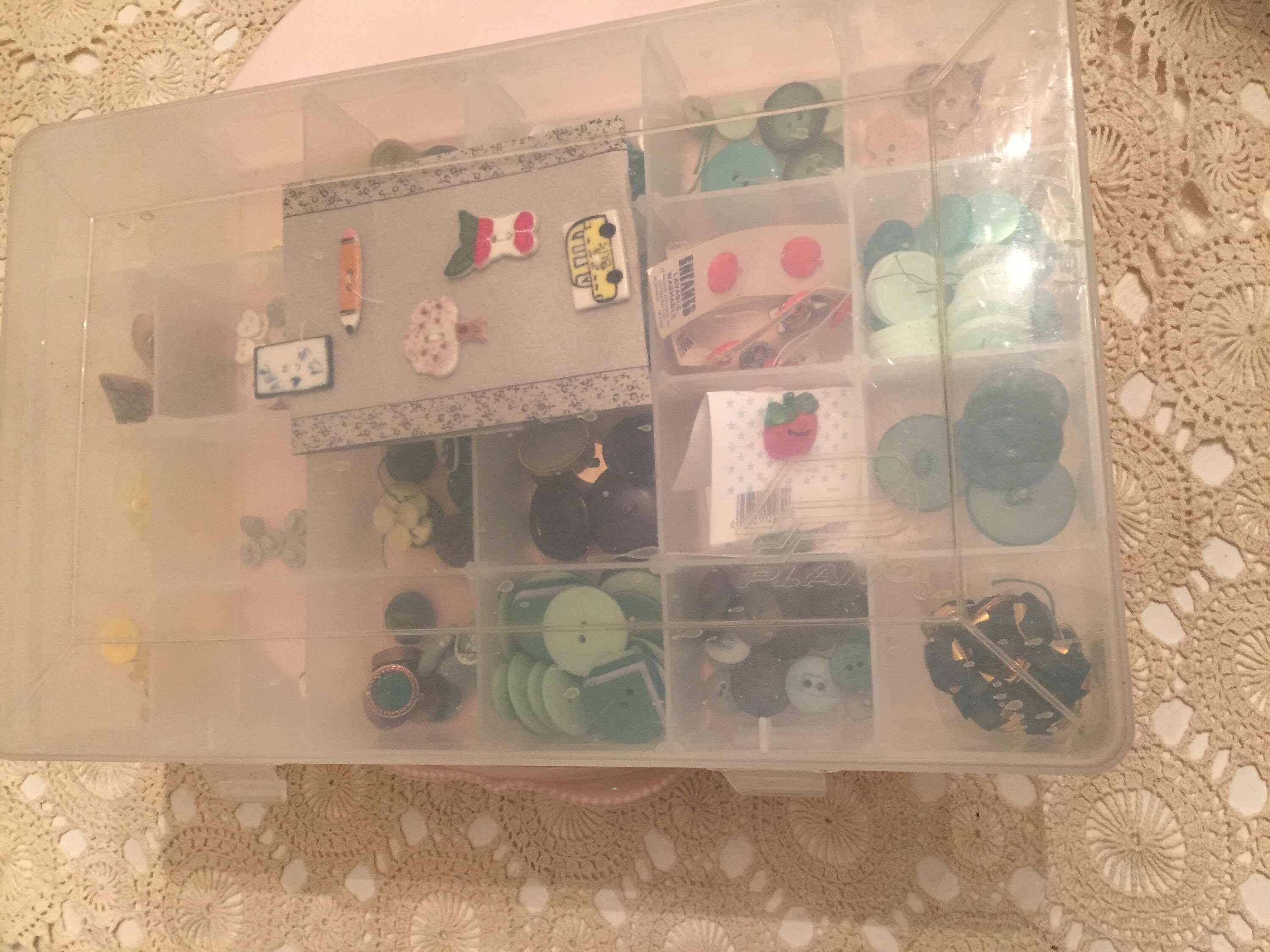 Vintage Button Organizer Filled With Green and Yellow Buttons - Etsy
