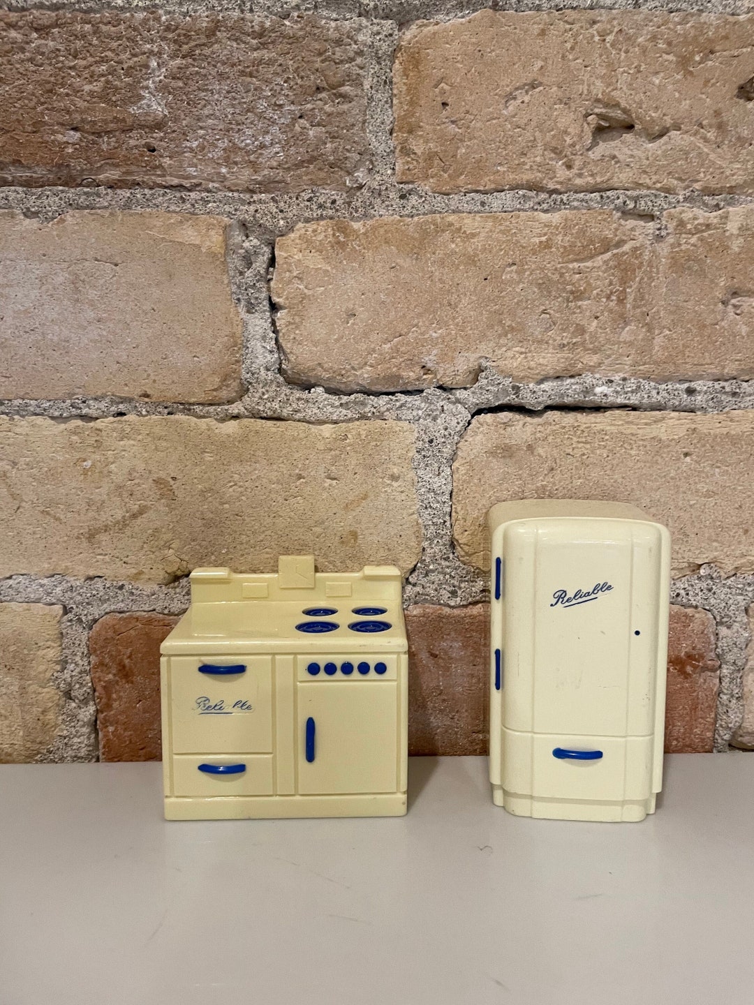 Vintage Reliable Hard Plastic Stove and Fridge Doll House Miniatures ...