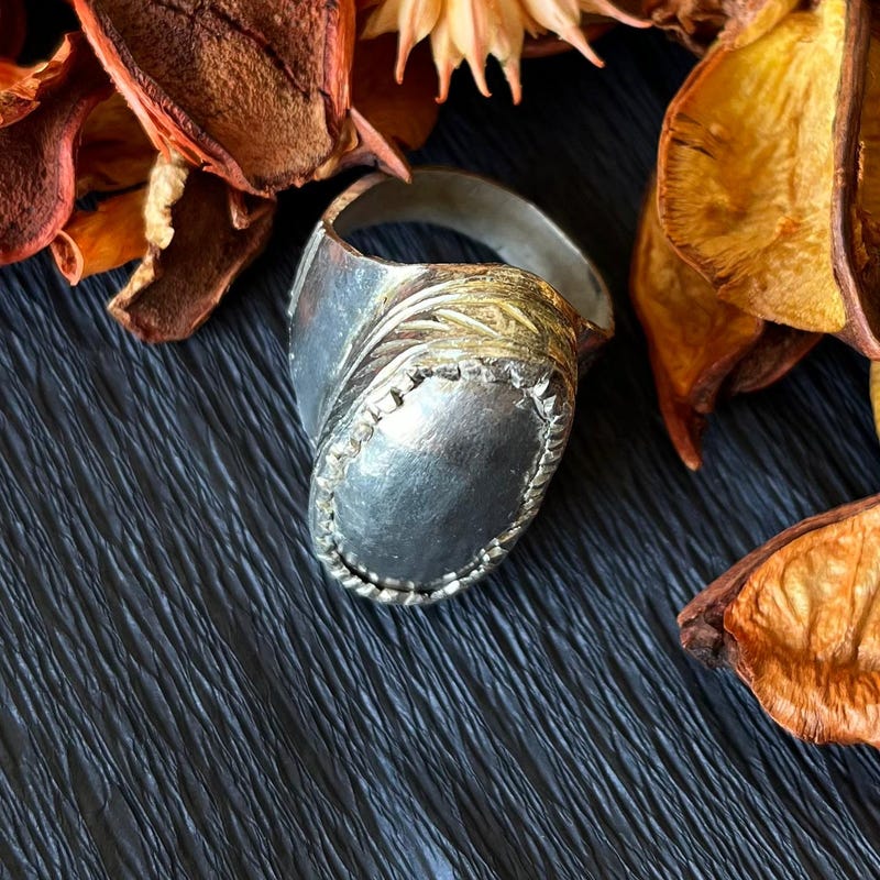 Haunted Ring - Etsy