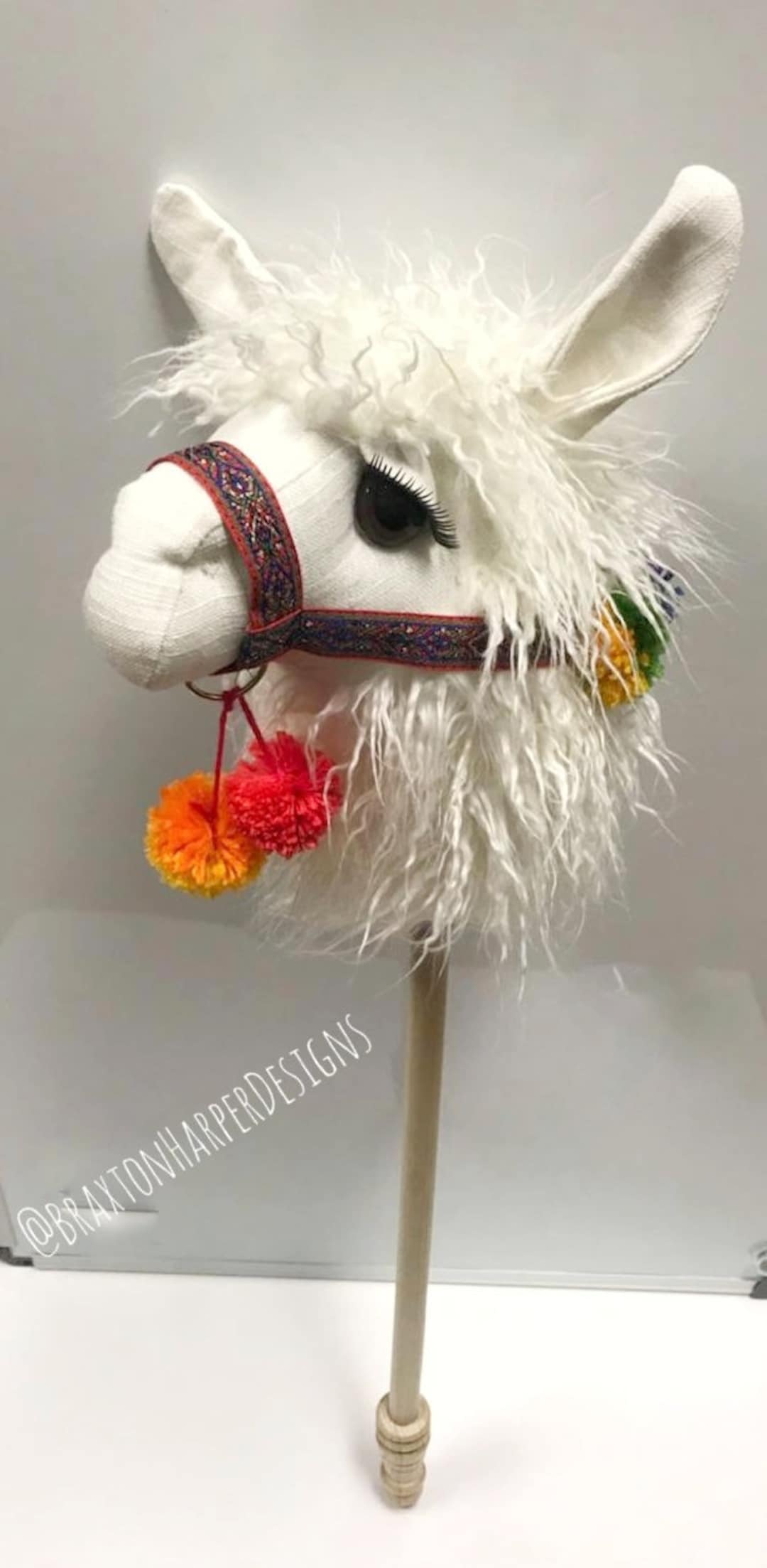 Poney bâton de lama. Cadeau parfait. Jouet. Bâton Poney. Lama. Fait ...