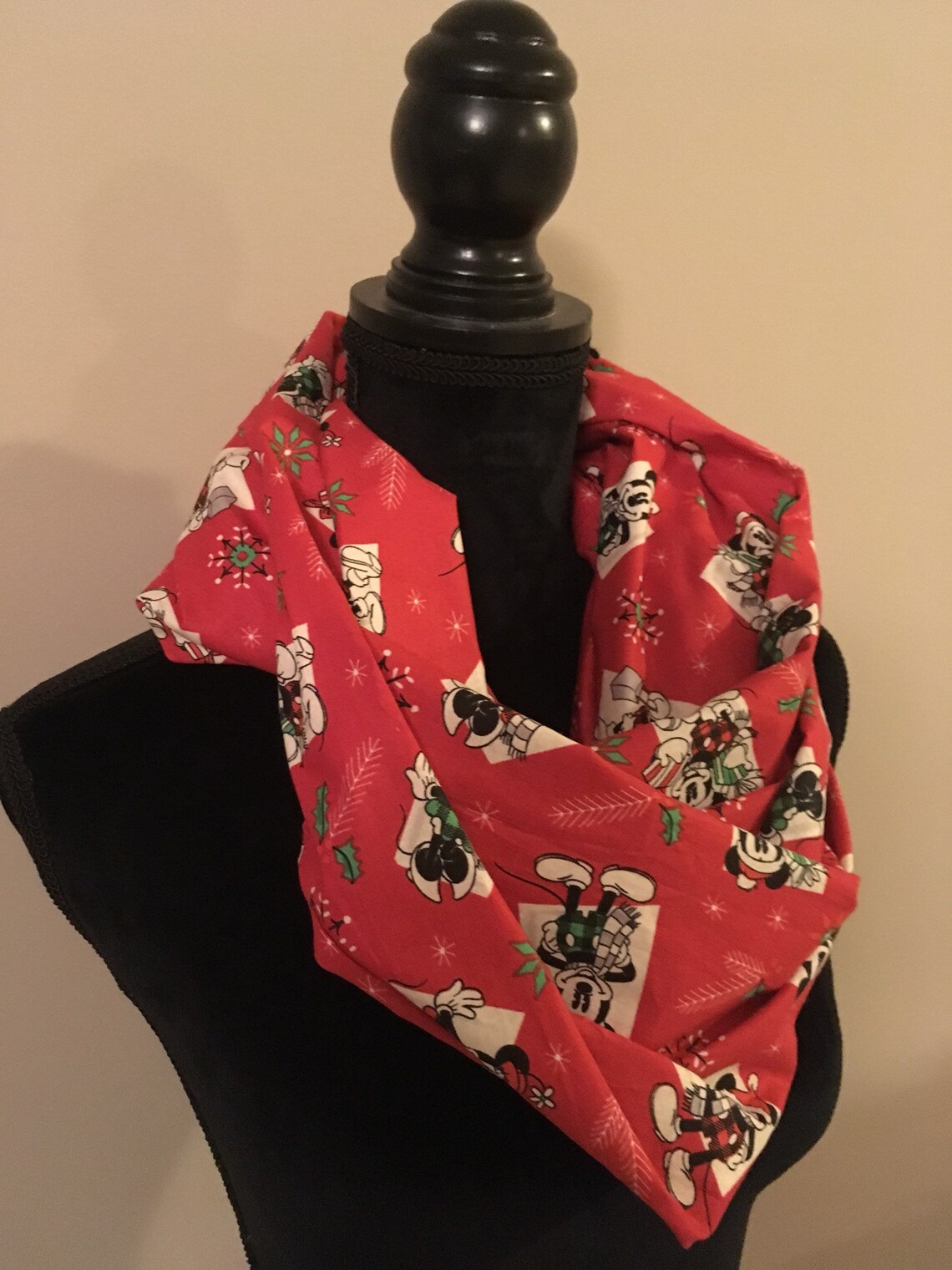 Ladies' Disney Mickey and Minnie Mouse Red Christmas Infinity Scarf ...
