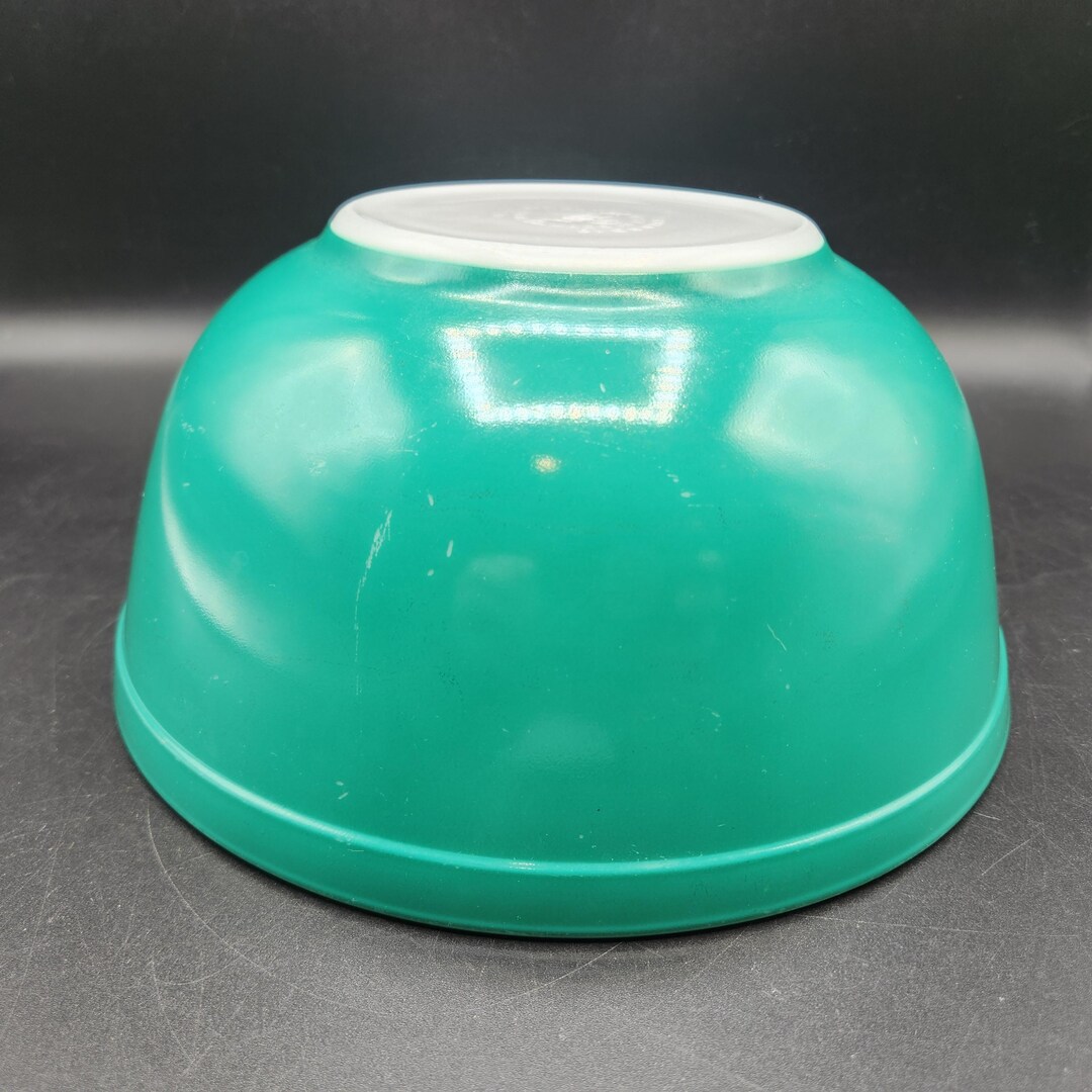 Pyrex Primary Green Mixing Bowl 403 2.5 QT - Etsy