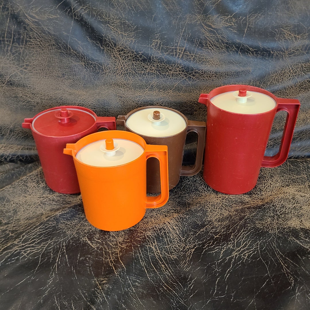 Choice Tupperware Pitchers in Classic 1970s Colors 1575 1676 - Etsy