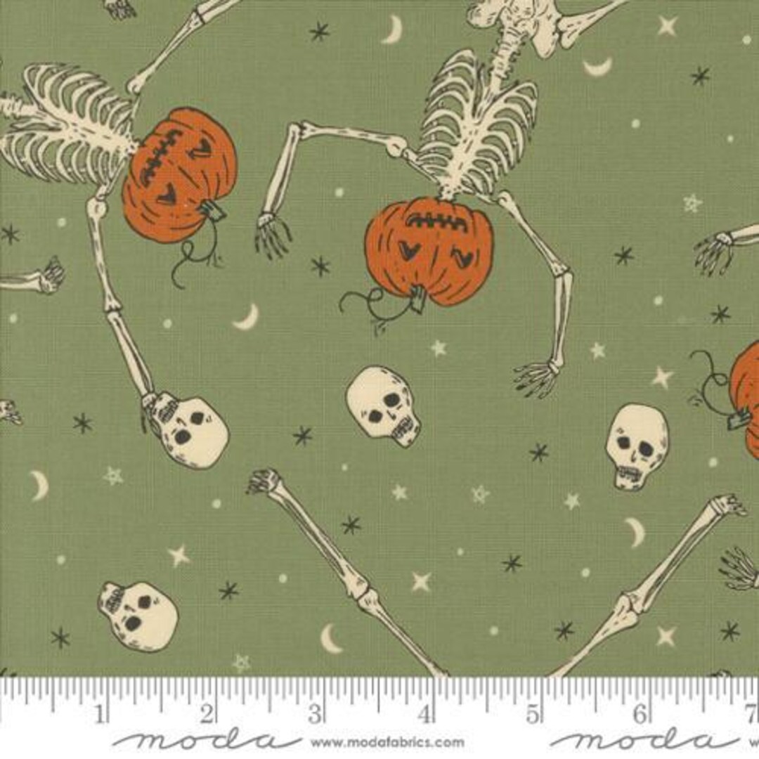 Home Sweet Haunt 20913-15 Moss Dancing Pumpkins Novelty Skeleton ...