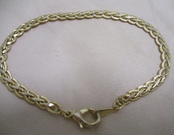 Goldilocks & the Three Chains: 3 vintage gold-tone pi… - Gem