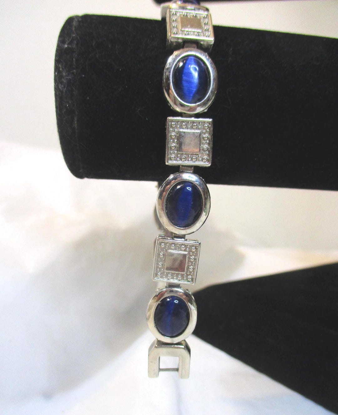 Vintage Royal Blue Bezel Set Cat's Eye Bracelet: Detailed Silvertone ...
