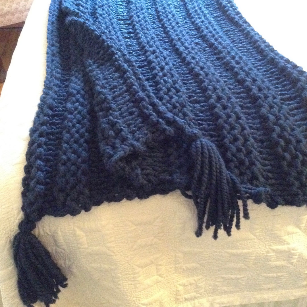 Manta Chunky Bonne Bay en Solid Blue Waves. Mezcla de lana para un ...