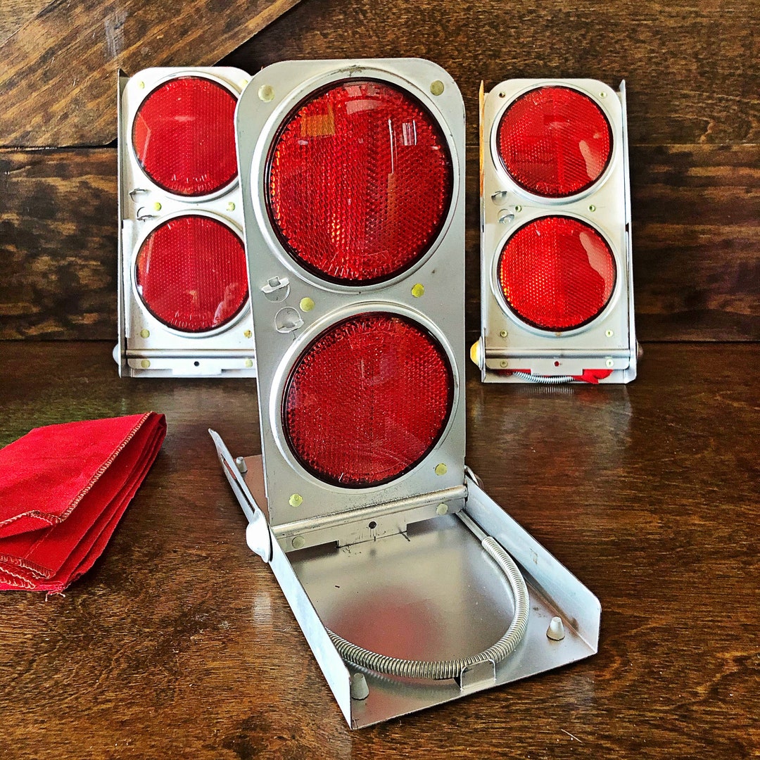 Vintage Arrow Roadside Reflector Set: Red Metal Box, Industrial Decor ...
