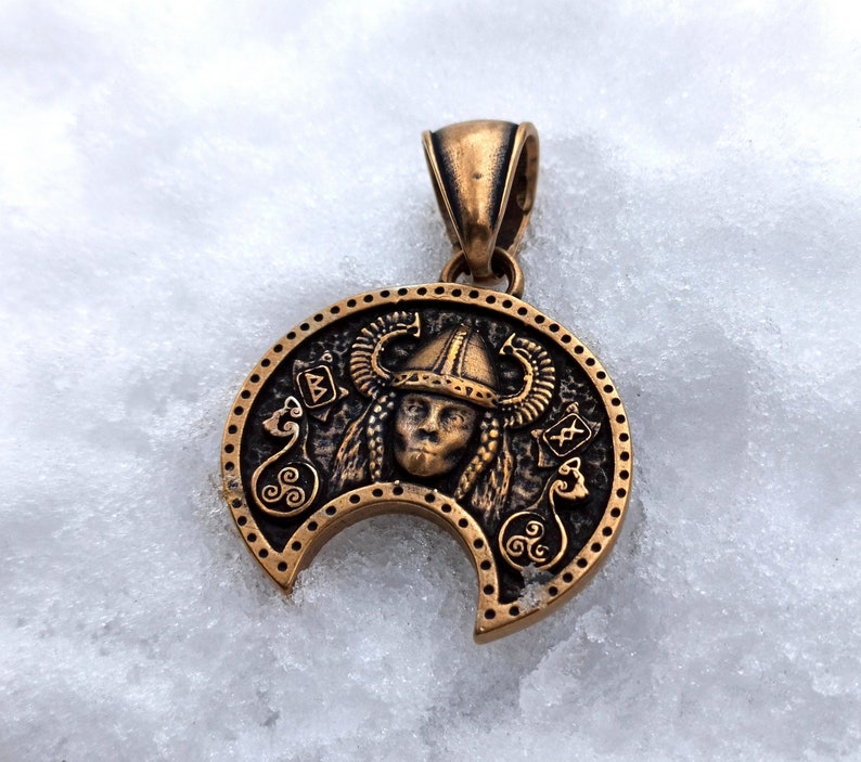 Freya Goddess Valkyrie Rune Pendant | Viking Norse Jewelry Necklace - Etsy