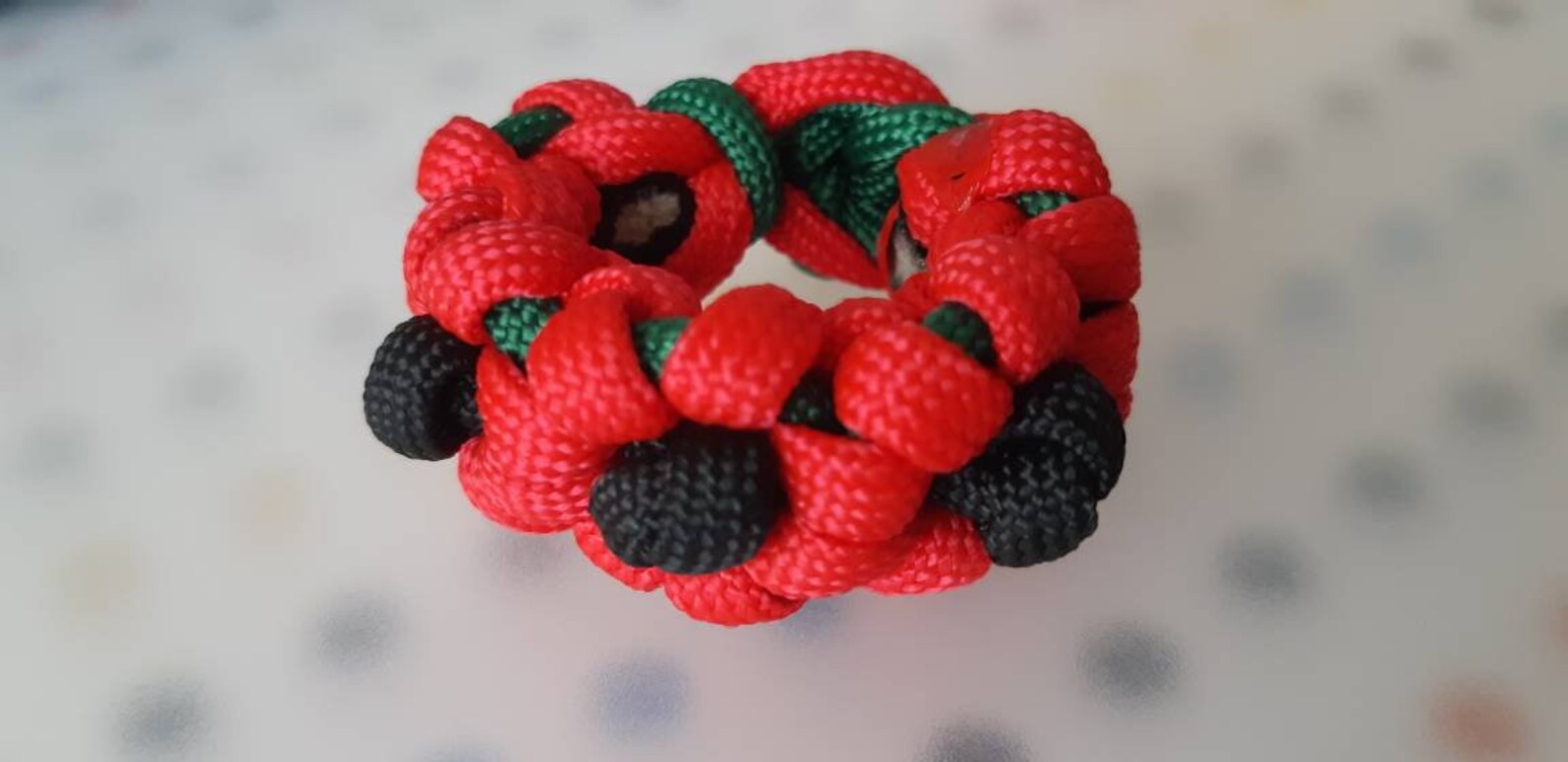 Paracord Poppy Woggle - Etsy UK