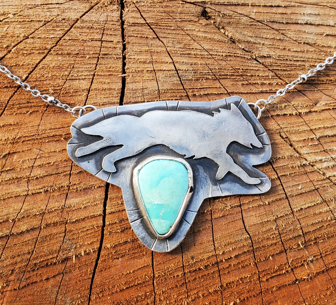 Lone Wolf Pendant - Etsy