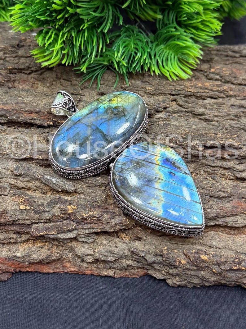 Big Labradorite Gemstone Pendant, Big Flashy Labradorite Stone Pendant ...