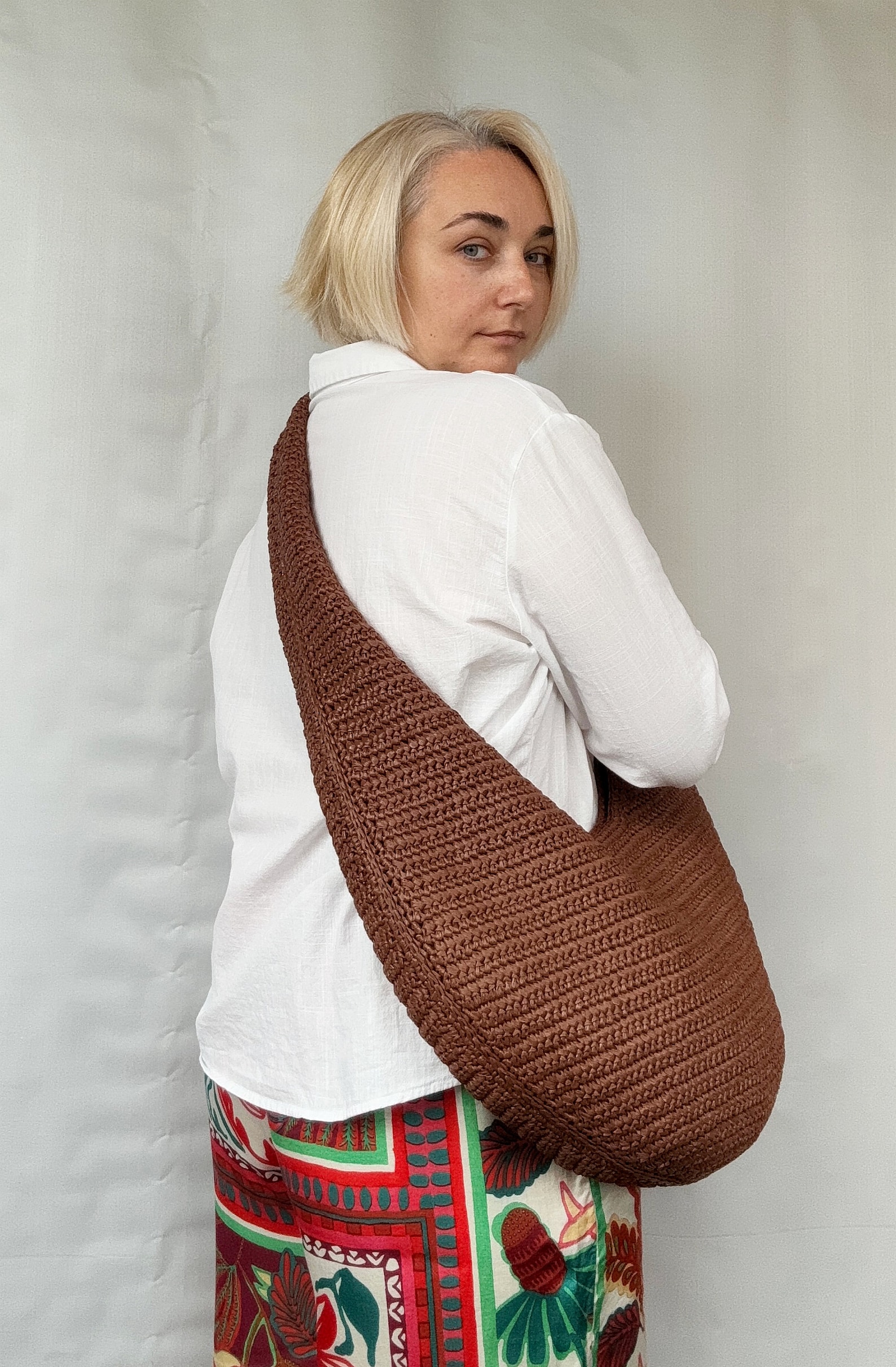 The Medium Hobo Cross Body Bag of Natural Raffia, Straw Shoulder Bag ...