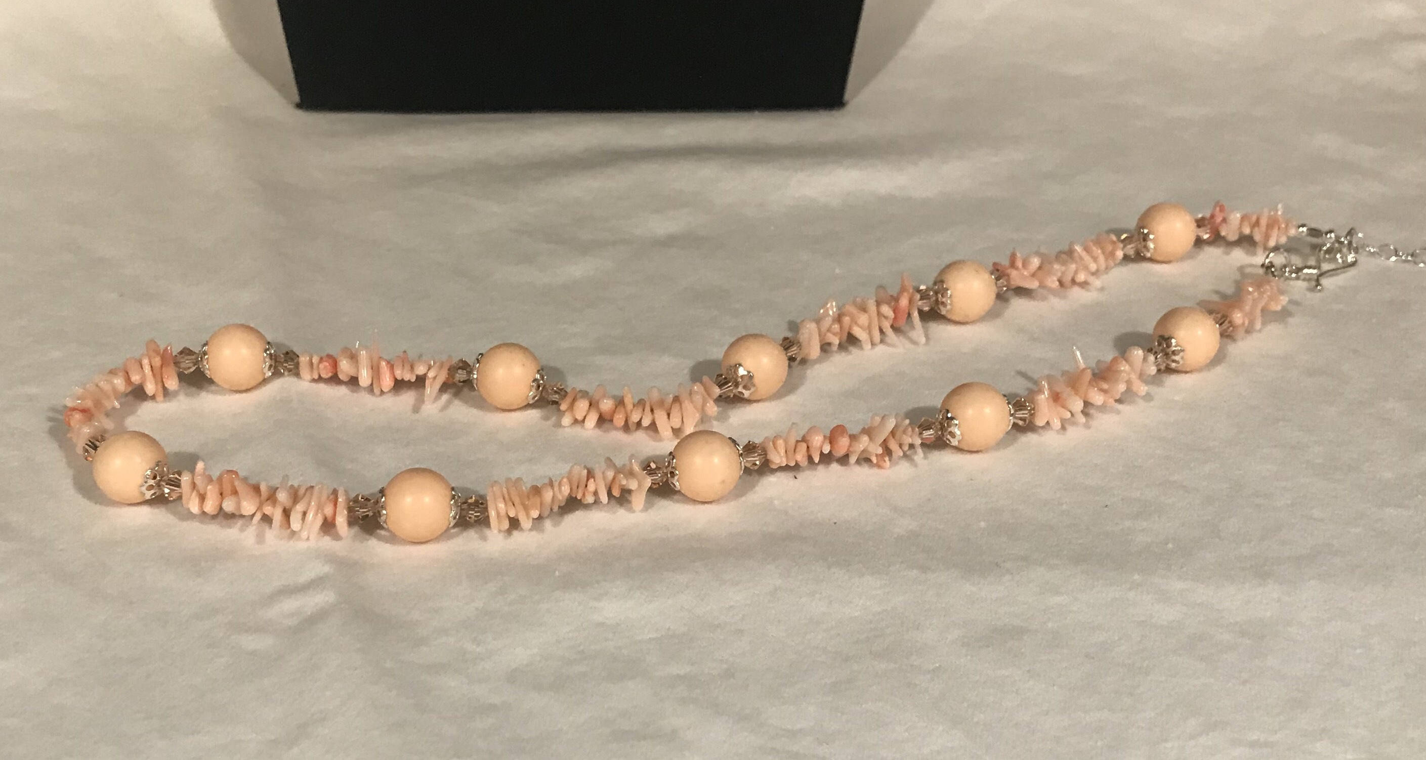 Muticolor Peach Lucite Beads, Crystal and Pink Coral Shell Chip Beads ...