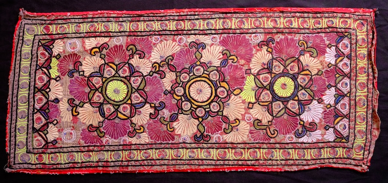 Sindh Embroidery, Pakistan -- Nohri or Node Group - Etsy