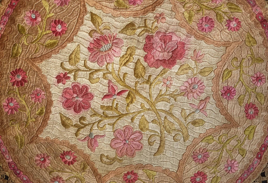 Italian Embroidered Antique Cover - Etsy