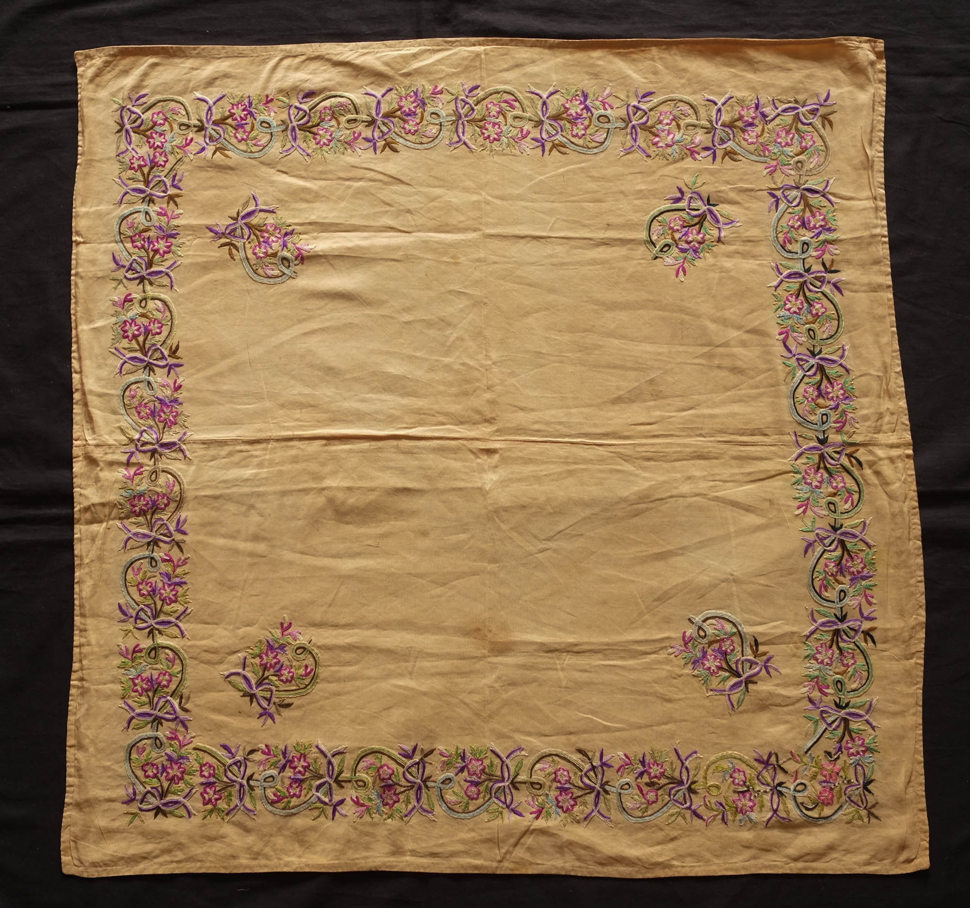 Istanbul Silk Embroidered Cover - Etsy