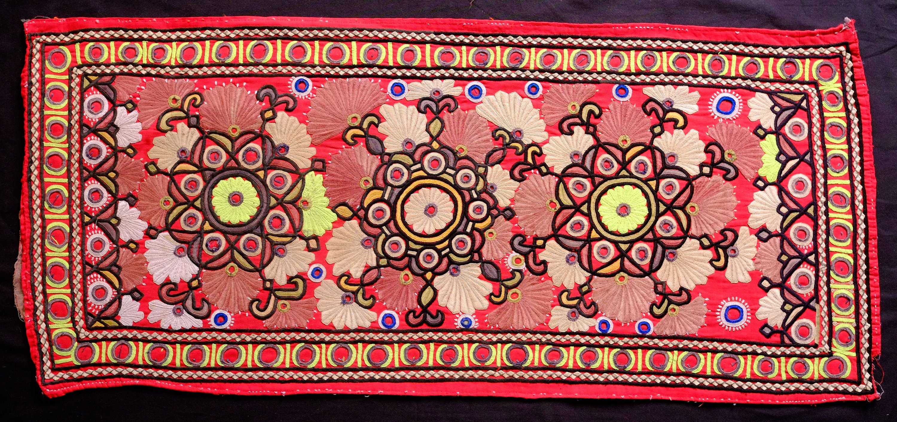 Sindh Embroidery, Pakistan -- Nohri or Node Group - Etsy
