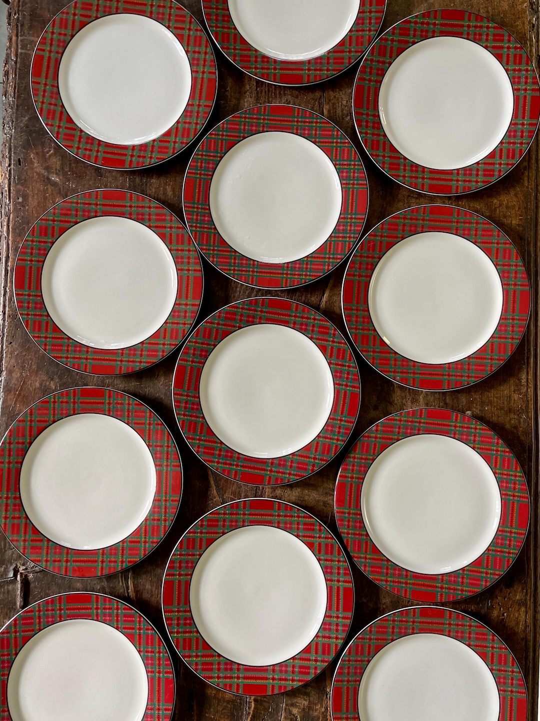 Set of Twelve (12) Tartan Plaid 8” Plates by the Bombay Company Holiday ...