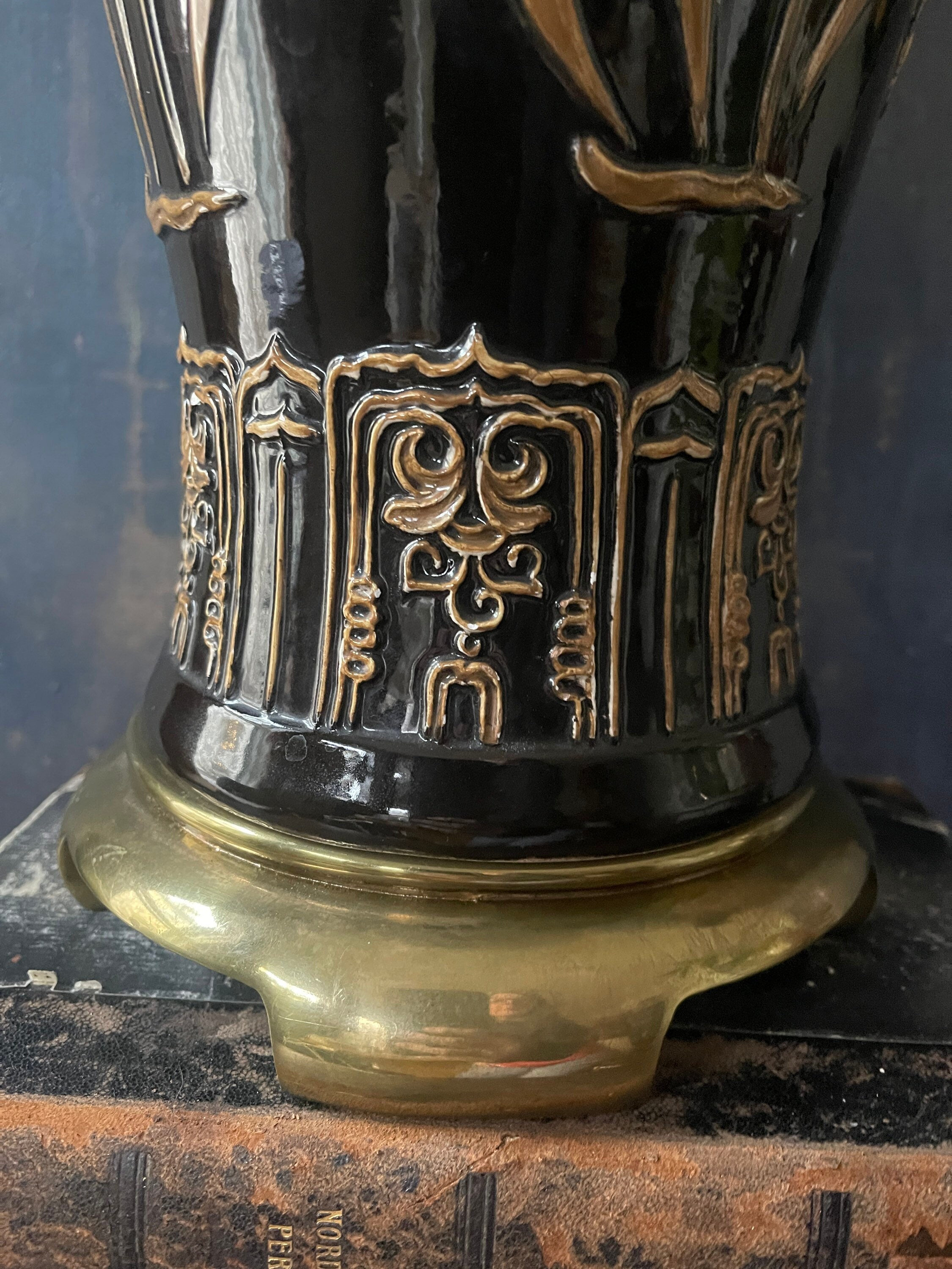 Vintage Black and Tan Chinoiserie Table Lamp