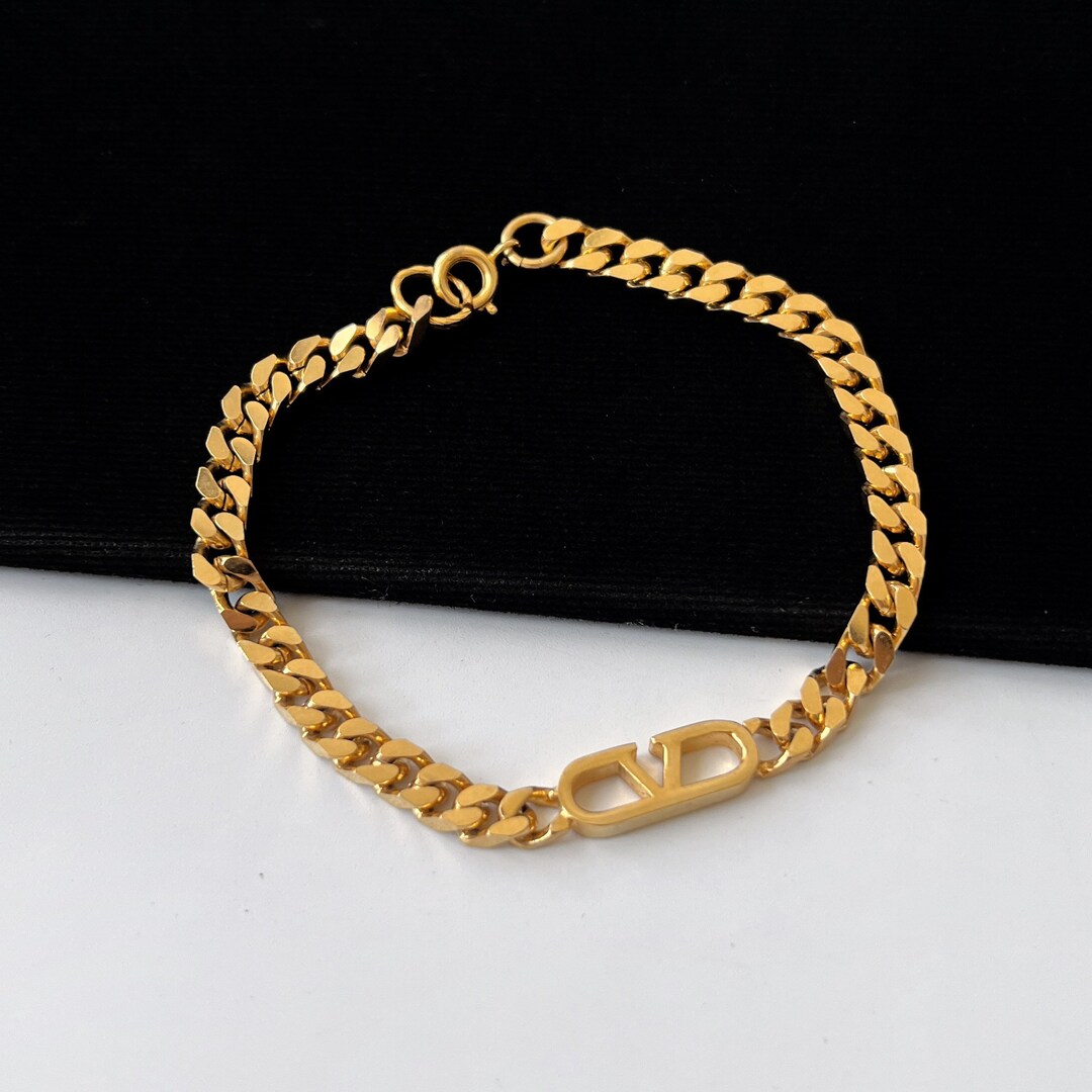 Vintage V Link Logo Bracelet - Etsy